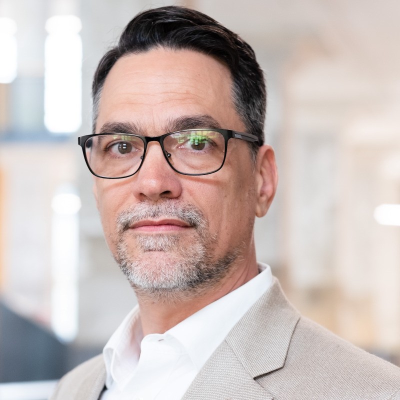 Shawn Bierman headshot